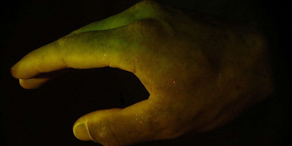 CrimeScope Forensic Light Sources - HORIBA